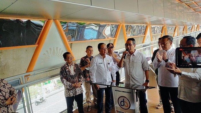 Heru Budi Hartono Resmikan Skywalk Kebayoran Lama setelah Tertunda ... Heru Budi Hartono Resmikan Skywalk Kebayoran Lama setelah Tertunda ...