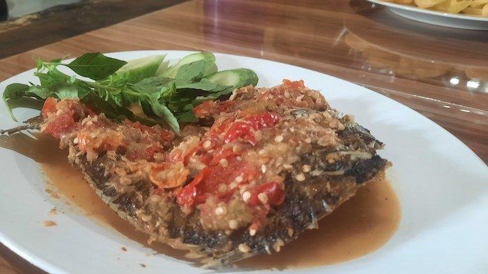 Kuliner Karawang, Ikan Nila Cobek Ala Kedai Sanggabuana Sambalnya ...