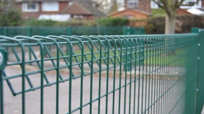 Viral di Medsos, Dua Pencuri Kuliti Besi Pagar Pembatas Jalan di Depan RSUD Koja Jakarta Utara ...