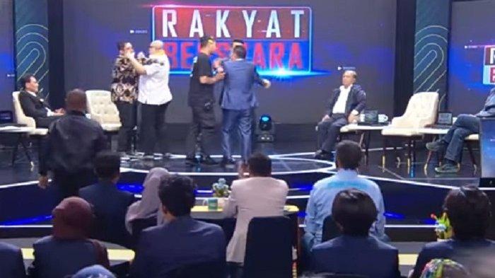 Diskusi soal Pemecatan sebagai Advokat, Firdaus Oiwobo dan Pitra ...