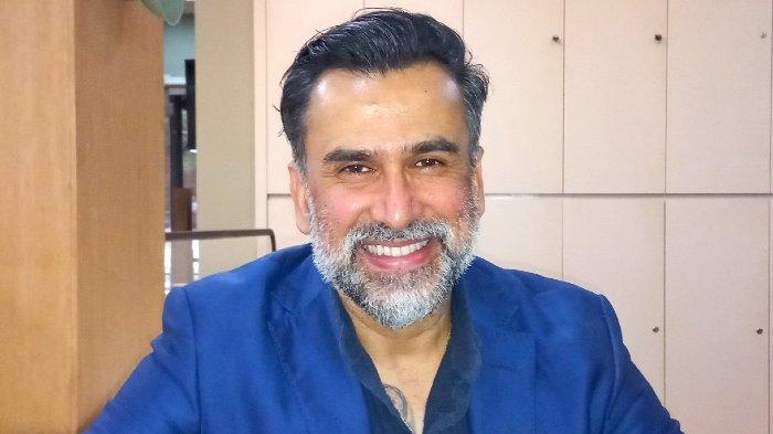 Jeremy Thomas Diusir Pemilik Kafe Saat Syuting Film 'Mengejar Surga' di ...