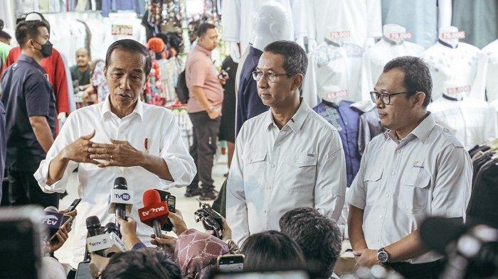 Mesra saat Blusukan ke Pasar Tanah Abang, Heru Budi dan Jokowi Janji ... Mesra saat Blusukan ke Pasar Tanah Abang, Heru Budi dan Jokowi Janji ...