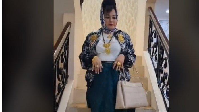 Kadinkes Lampung Penuhi Panggilan KPK Klarifikasi Kekayaan Yang Dilaporkankannya Terlalu Sedikit ...