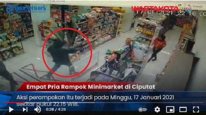 Saat Hendak Tutup Minimarket Dua Karyawan Disergap dan Ditodong Empat Bandit Pakai Celurit dan ...