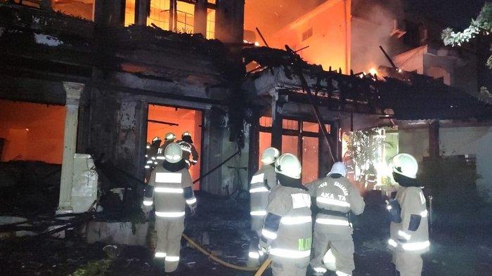 Jelang Sahur, Rumah 2 Lantai di Kebagusan Raya Terbakar, Satu Orang Lansia Tewas - Wartakotalive.com