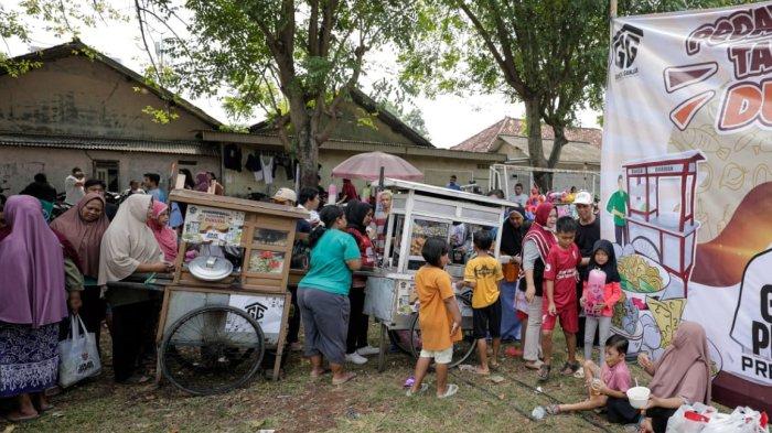 Warga Serpong Utara Ikuti Makan Bakso Gratis 1000 Porsi yang Digelar ...