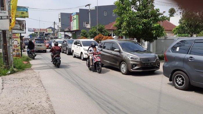 Jalan Raya Jatimulya Bekasi Macet Mengular - Wartakotalive.com