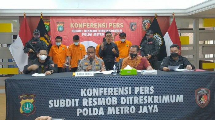 VIDEO Copet Angkot Yang Sudah Ratusan Kali Beraksi, Dibekuk Polisi ...