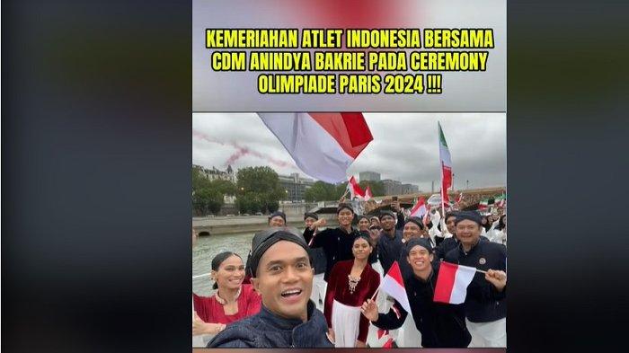 Momen Meriah Defile kontingen Indonesia di atas kapal saat pembukaan ...