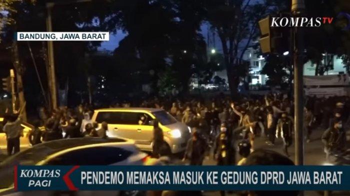 Kronologi Demo Rusuh di Bandung, Massa Berpakaian Hitam-hitam Siang Dibubarkan, Malam Muncul ...
