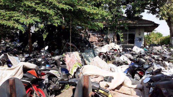 VIDEO: Begini Penampakan Kuburan Mobil dan Motor di Teluk Pucung Bekasi ...