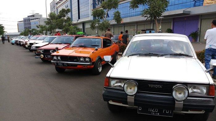 Ratusan Mobil Klasik, Retro, dan Built Up Nongkrong Bareng di Kota ...