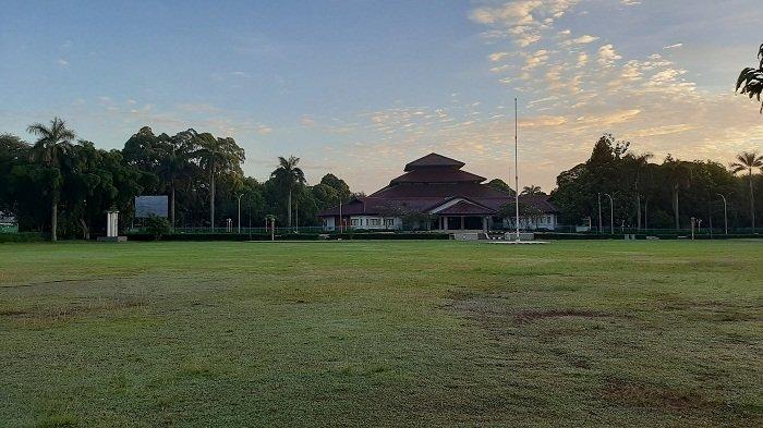 Lengang, Lapangan Tegar Beriman Cibinong Tidak Jadi Tempat Pelaksanaan Salat Idul Fitri 1441 H ...