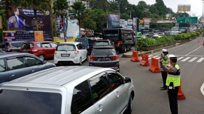 Jalur Puncak Macet Parah - Wartakotalive.com
