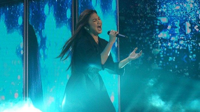 Penampilan Mahalini Dapat Sambutan dari Lima Dewan Juri Indonesian Idol ...