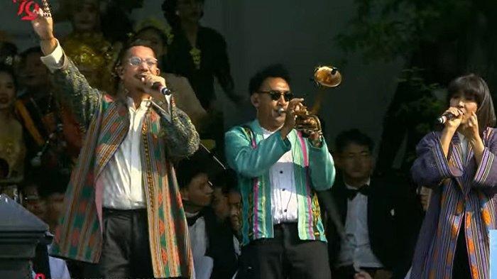 Maliq & DEssentials dengan "Senja Teduh Pelita" Meriahkan Upacara ...