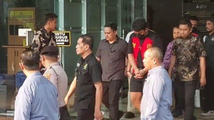 Resmi Jadi Tahanan Kejari Jakarta Selatan, Mario dan Shane Dijebloskan ke Rutan Cipinang ...