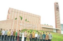 Wali Kota Bekasi Rahmat Effendi Resmikan Masjid Raya Al Azhar ...