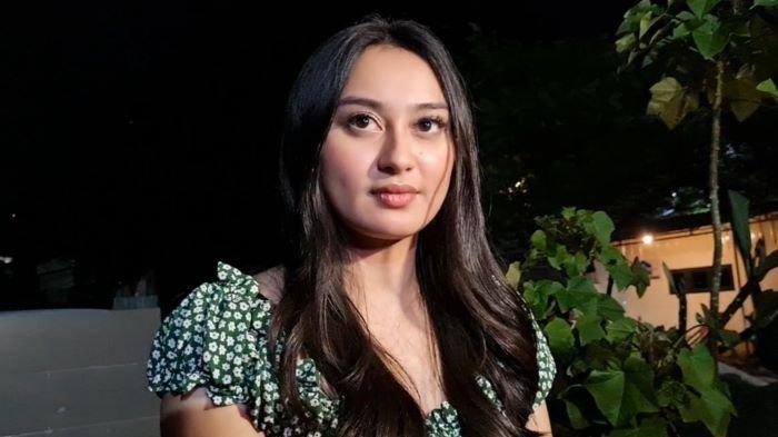 Memes Prameswari Sinden Opera Van Java Dikabarkan Dekat dengan Billy ...