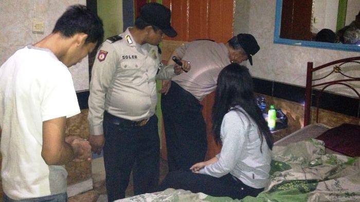 Empat Pasangan Mesum Tertangkap Basah sedang Lupa Daratan di Hotel - Wartakotalive.com