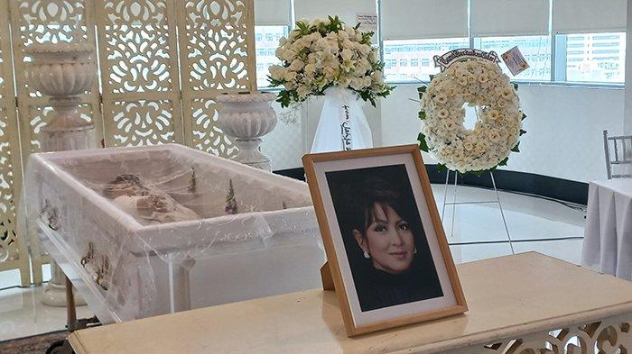 Nindy Ellesse Meninggal Dunia, Derita Sakit Kanker Payudara hingga ...
