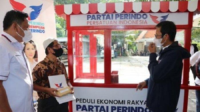 Partai Perindo Bagikan Gerobak dan Modal Usaha, Sekjen: Cara Efektif ...