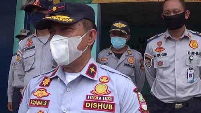 Hadang Warga Mudik dari Terminal Kalijaya Cikarang Dishub Gandeng Polri-TNI Bangun Posko ...