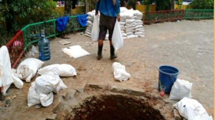Kasihan,Tukang Gali Sumur di Bojonegoro Tertimbun Tanah Saat Mau Naik ...