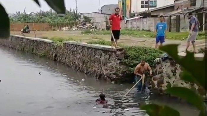 Tertangkap Basah Curi Kotak Amal, Pemuda Ini Panik, Nekat Ceburkan Diri ...
