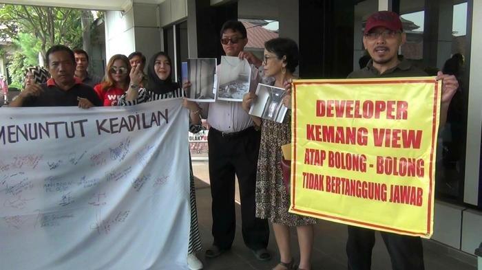 Puluhan Penghuni Apartemen Kemang View Bekasi Geruduk Polres ...