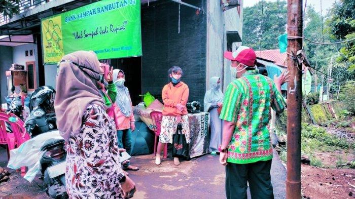 Bermodal Timbangan dan Semangat, Warga Kebagusan Bentuk Bank Sampah ...