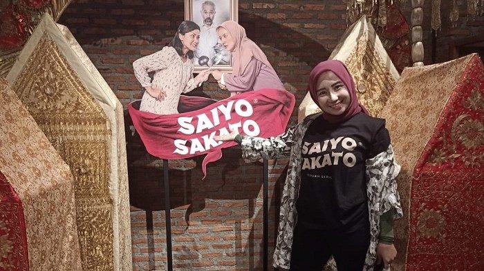 Banyak Lagu Berbahasa Daerah Jadi Viral, Upiak Isil Bangga Makin Banyak ...