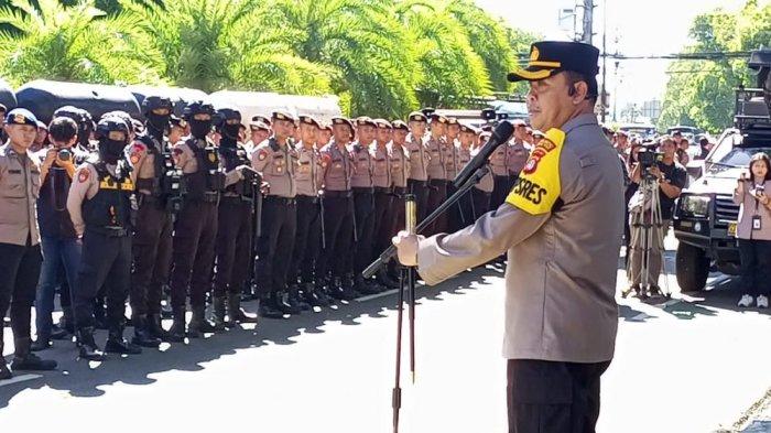 Takut Rusuh, TNI-Polri Bersatu Kerahkan 3.055 Personel di KPU Saat ...
