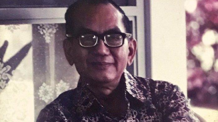 Kisah Perjuangan PK Ojong Sang Pendiri Kompas, Korannya Ditutup karena ...