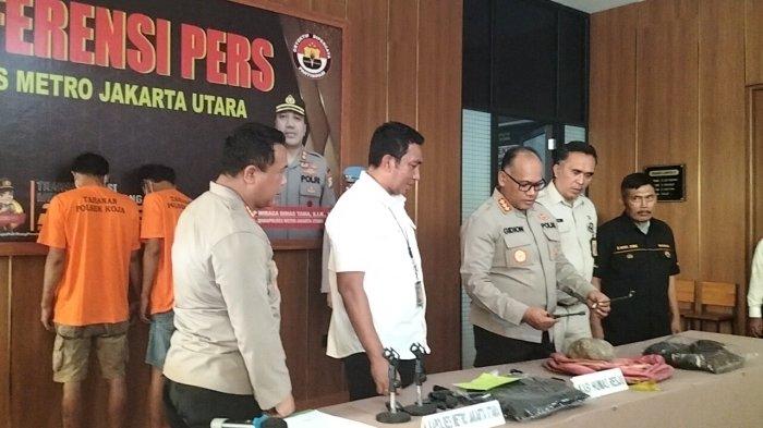 Dua Pelaku Pencurian Besi Pagar Pembatas Jalan di Depan RSUD Koja Ditangkap Polisi ...
