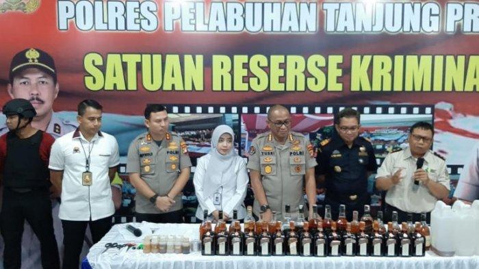 ﻿Polres Pelabuhan Tanjung Priok Ungkap Miras Oplosan Berbagai Merek - Wartakotalive.com