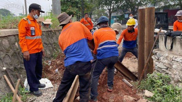 PT KAI Daop 1 Jakarta Kembali Tutup 6 Perlintasan Liar: Demi Wujudkan Keselamatan Bersama ...
