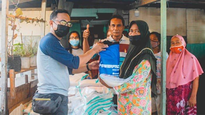 Rayakan HUT ke-17, Putra Chandra Sentosa Berbagi Ratusan Paket Sembako ...