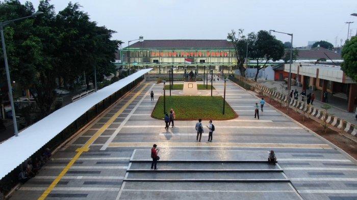 Percantik Transit Hub Stasiun Pasar Senen, Transjakarta Pasang Kanopi ...