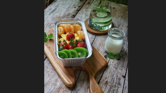 Puding Susu Almond Topping Buah-buah Segar Untuk Buka Puasa ...