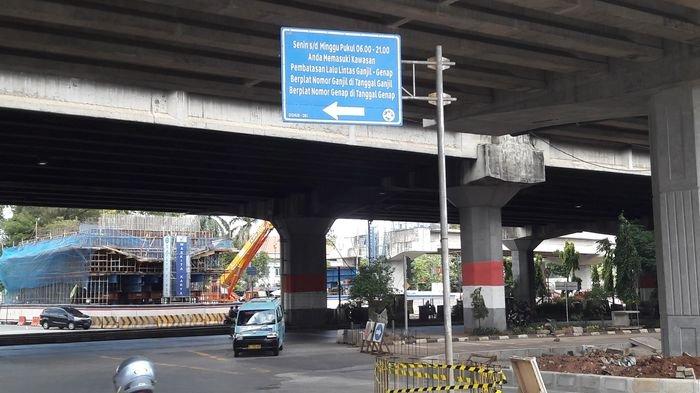 Pengemudi Taksi Online Keluhkan Perpanjangan Sistem Ganjil Genap - Wartakotalive.com