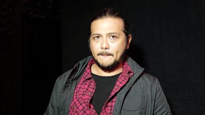 Ramon Y Tungka Senang Berpetualang Sejak Masih SMA, Honor Syuting Film ...