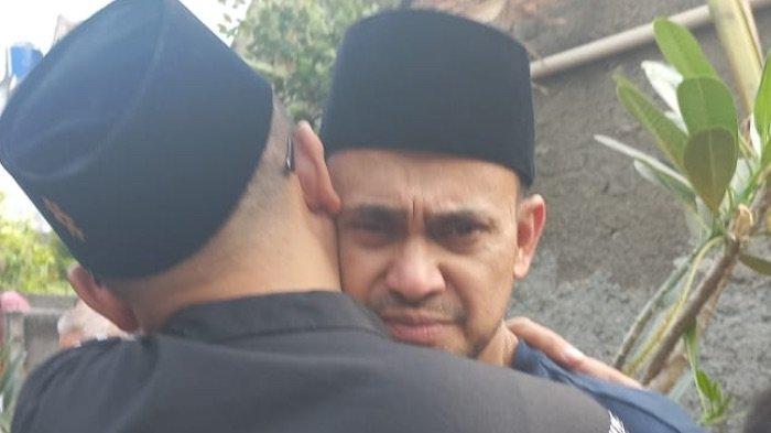 Ikut Turun ke Liang Lahat, Tangisan Presenter Ramzi Tidak Terbendung ...