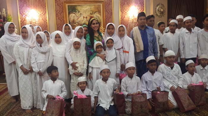 Pelantun Memori Tahu Bulat Santuni Anak Yatim Piatu Jelang Ramadan - Wartakotalive.com