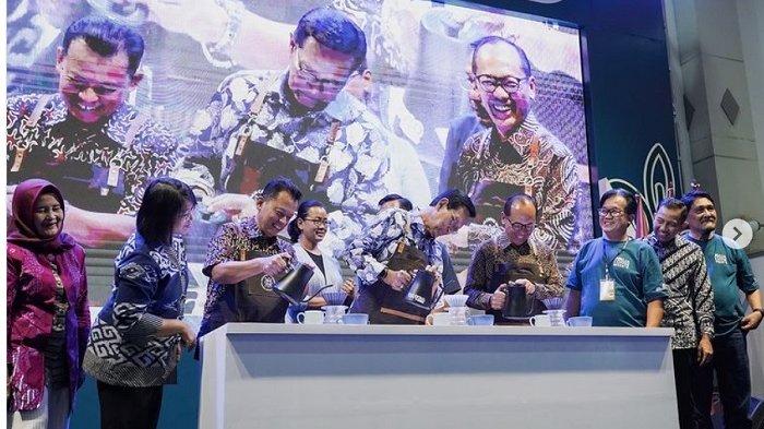 “The Real Raja Jawa” Mendadak Jadi Barista di Ajang Jogja Coffee Week ...