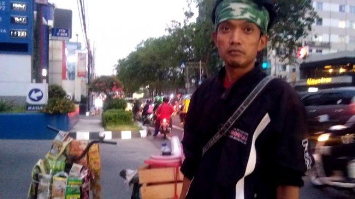 Lewat Jalur Sepeda, Tukang Starbucks Keliling Masih Diklakson ...