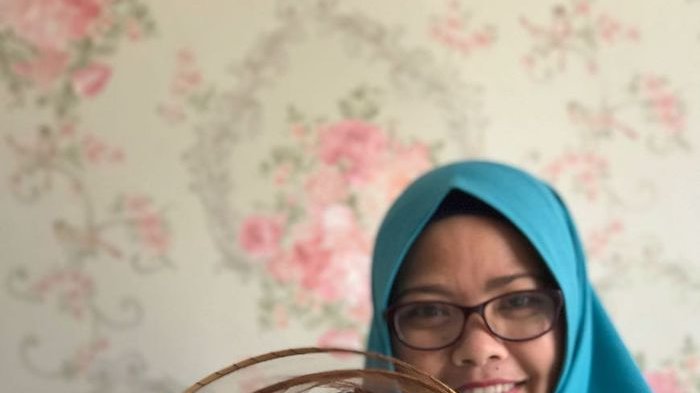 Langkah Rimayanti Jaga Kualitas dan Ganti Kemasan Sambal Roa - Wartakotalive.com