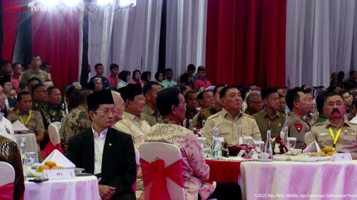 Saat Try Sutrisno Dibuat Satu Meja dengan Purnawirawan TNI yang Kontra Copot Gibran ...