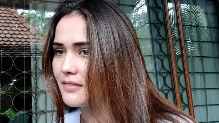 Senk Lotta Langsung Proteksi Diri saat Tahu Indonesia Terpapar Virus ...
