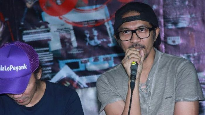 Gitaris Slank Ridho Hafiedz dan Istrinya Positif Covid-19, Kini Jalani ...